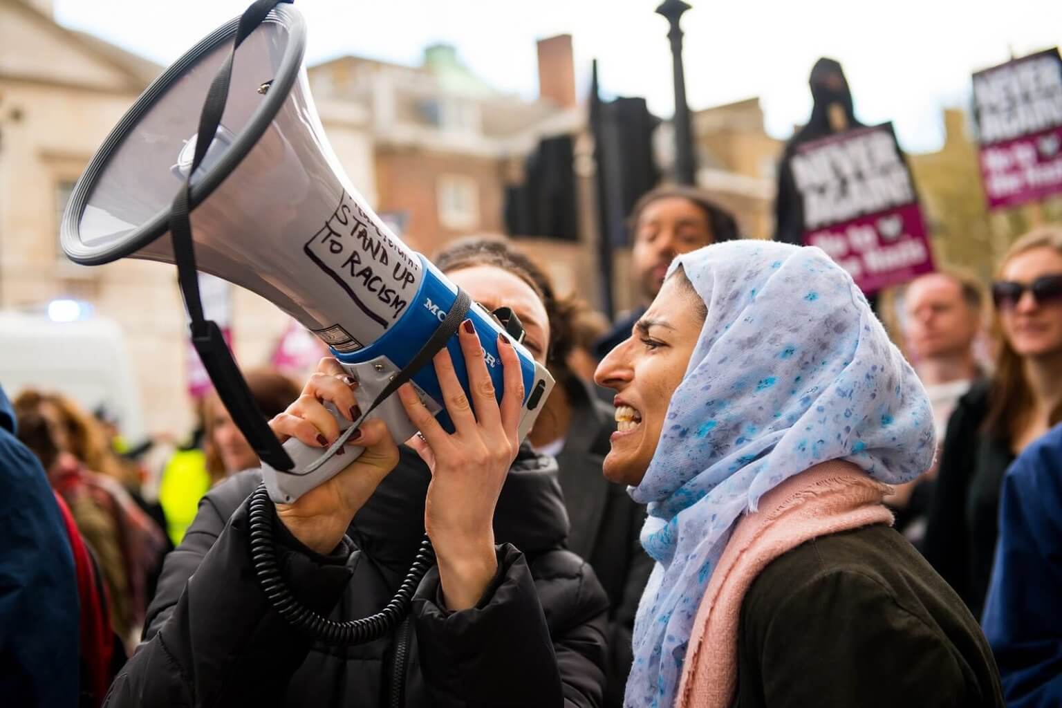Agir ensemble pour les droits humains – SOUTENIR – PROTEGER – DENONCER